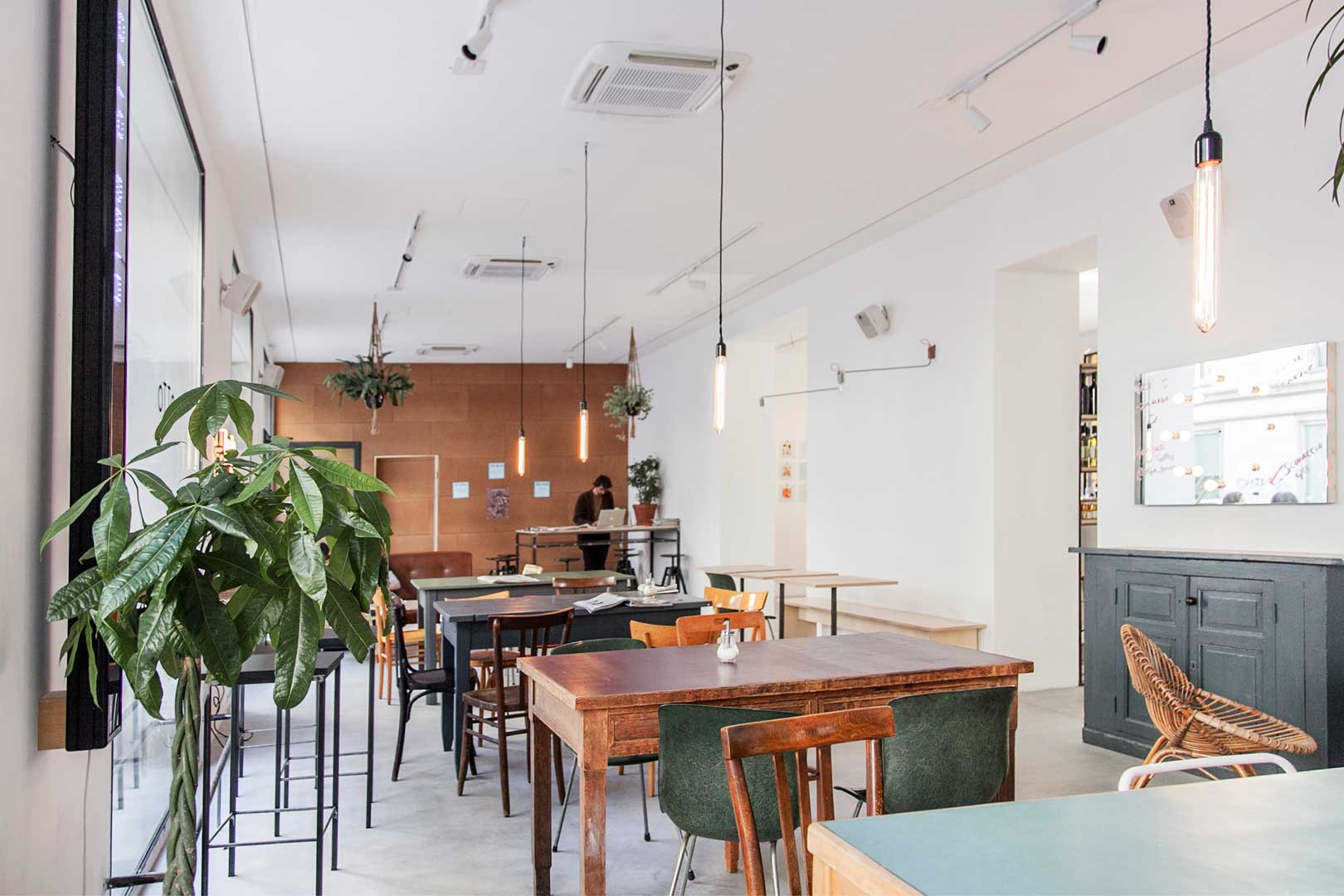 5 Cool Cafés to Work and Study in Milan