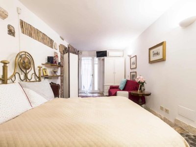 Long & Short Term Apartment Rentals in Rome, Milan - Italy